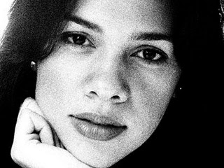 Camila Rondon em apresentação única no Café Paon