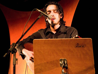 BLN traz o cantor Bruno de La Rosa para embalar as noites de terça