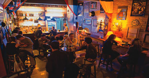 Deep Bar 611 oferece grande variedade de chopps e cervejas em seu happy ...