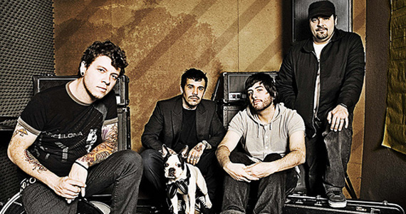 Acontece no domingo o show da banda Hateen no palco do Hangar 110