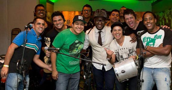 Samba 90 tocando o melhor do samba e pagode no Carioca Club