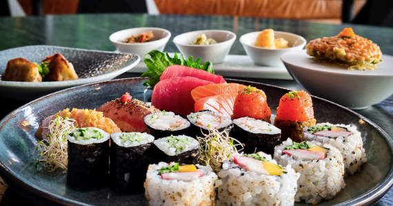 Atsui celebra o Dia dos Namorados com jantar e espumante
