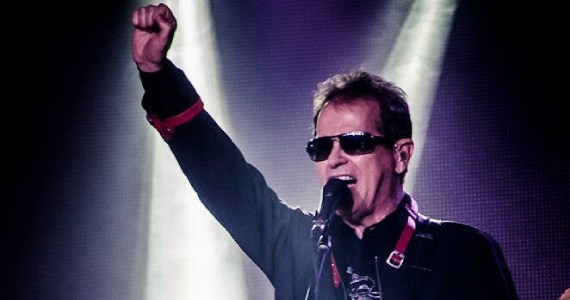 Edinho Santa Cruz se apresenta no Bourbon Street