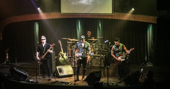 Banda Riffer volta a sacudir o The Blue Pub com o melhor do Rock and Roll
