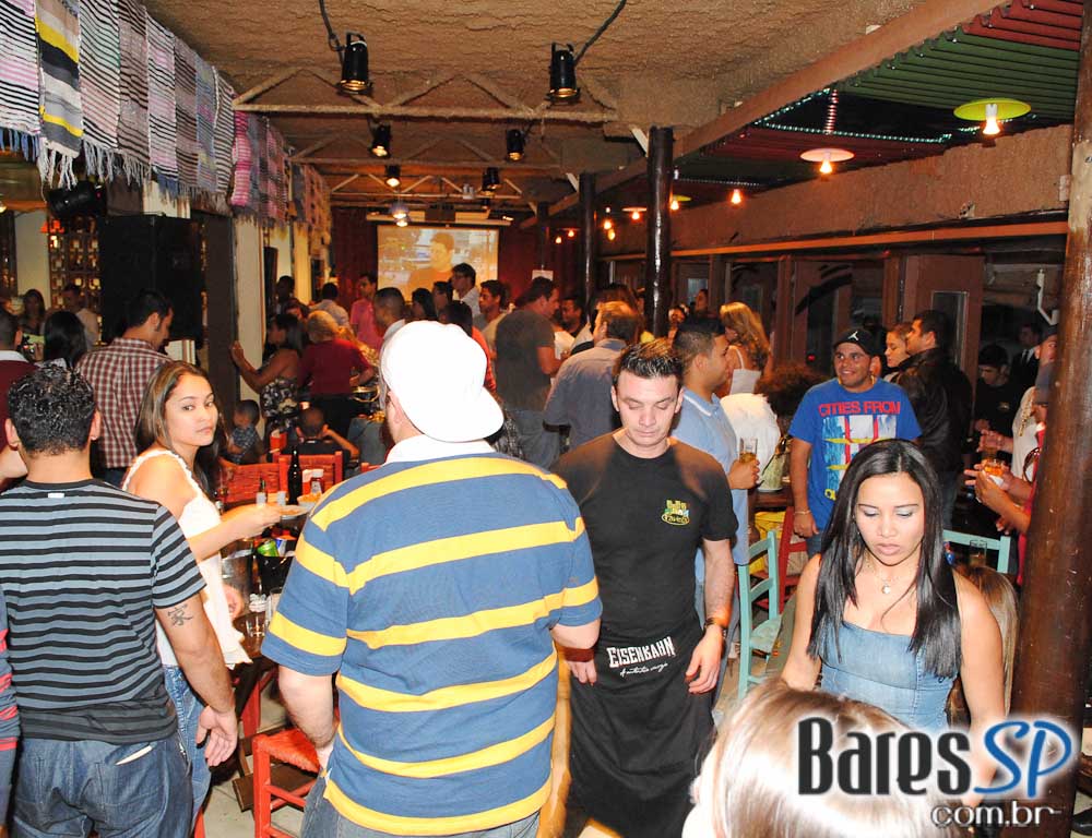 Bar Favela da Vila Olímpia teve sábado de muito agito no dia 02/07/2011