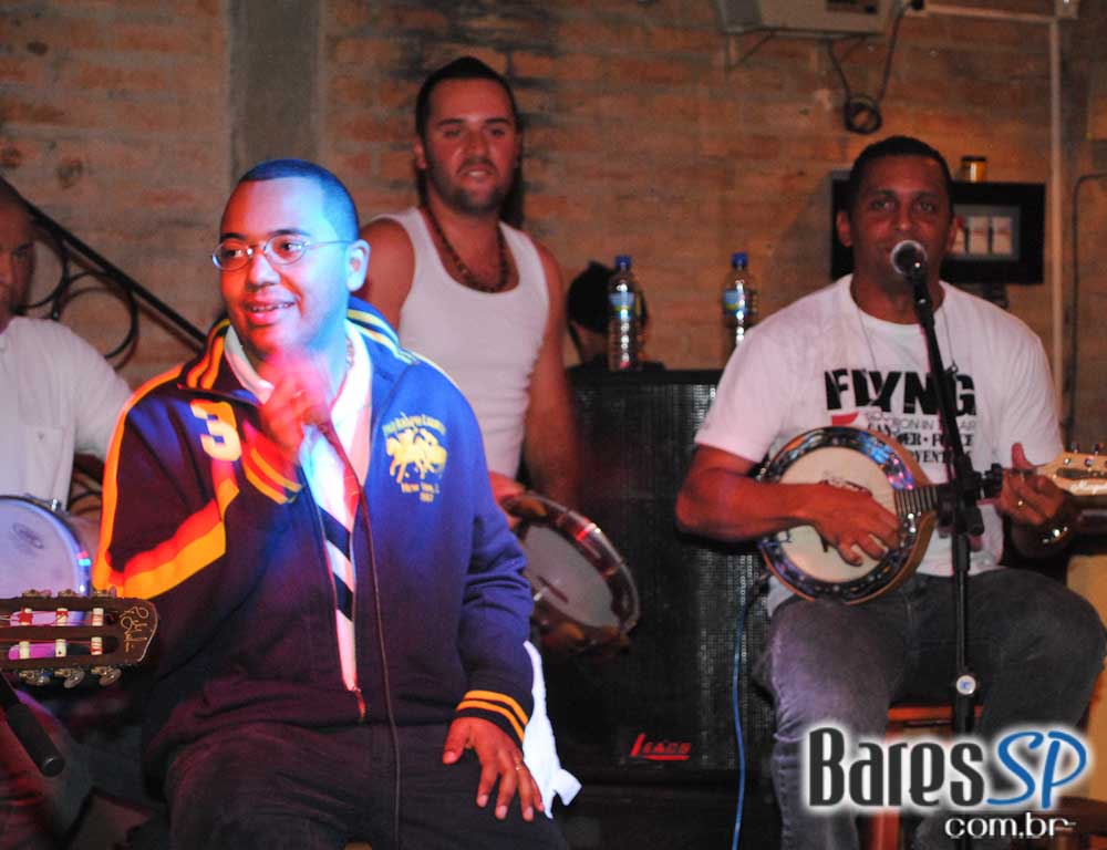 Bar Favela da Vila Olímpia teve sábado de muito agito no dia 02/07/2011