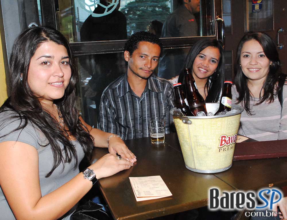 Bar Favela da Vila Olímpia teve sábado de muito agito no dia 02/07/2011