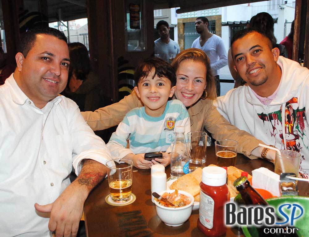 Bar Favela da Vila Olímpia teve sábado de muito agito no dia 02/07/2011