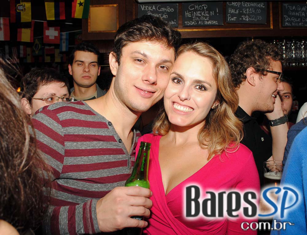 Republic Pub embalou a noite ao som da banda Sal Vincent e Overman no ...